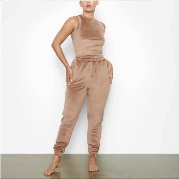 SKIMS | Pants & Jumpsuits | Skims Velour Tank And Jogger Set Dusk 3x ...